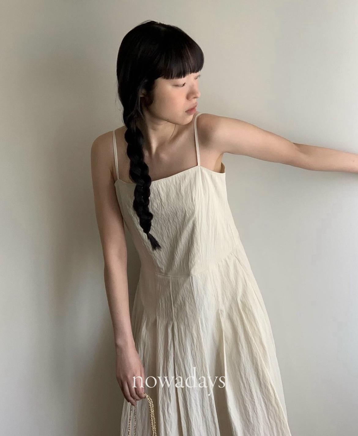 나우어데이즈 jinsim 진심 플러리 드레스 슬리브리스 A라인 플리츠 나시 롱 원피스 (3col)