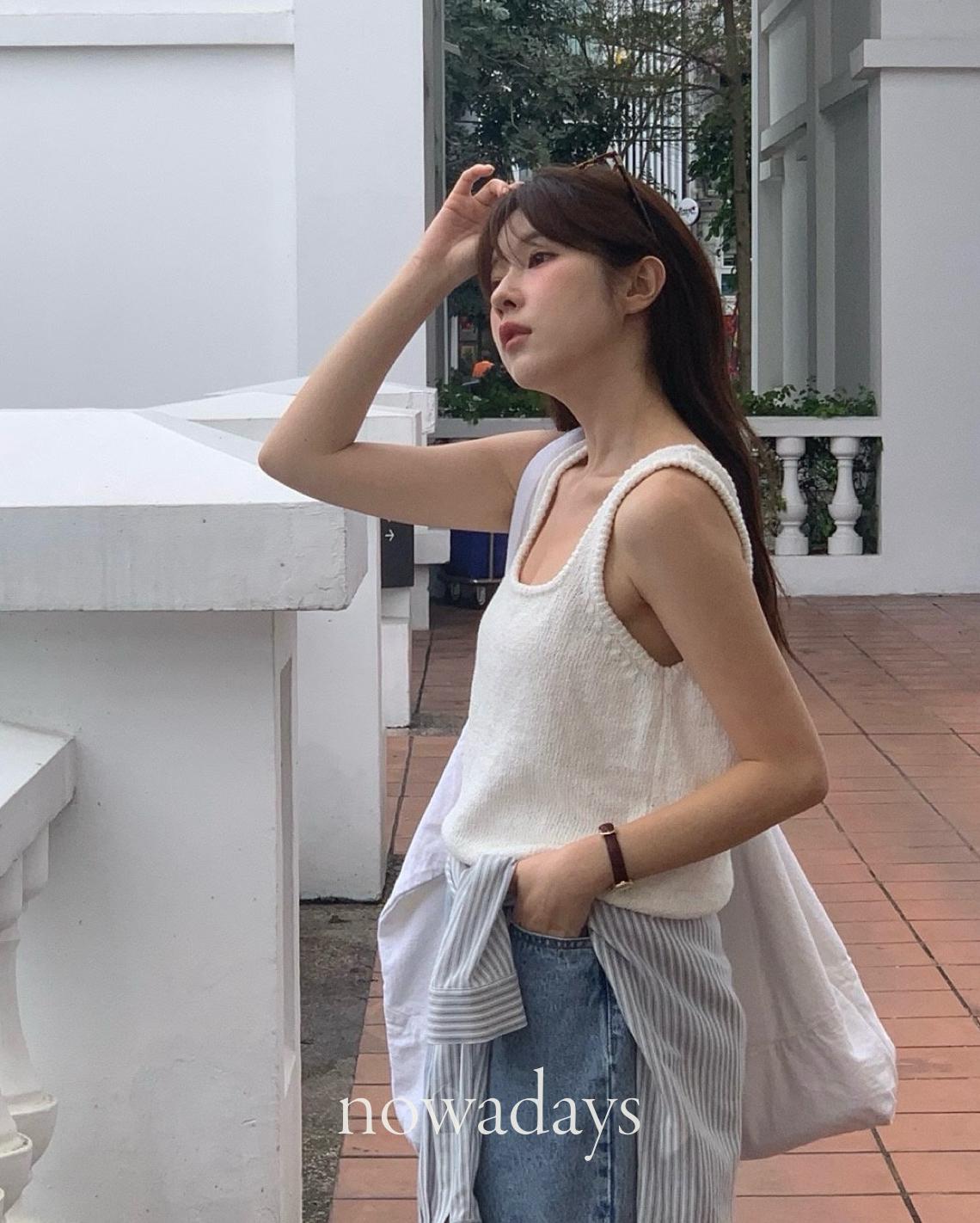 아,베 당일 / 베르가못 마레 슬리브리스 코튼 스퀘어넥 니트 나시 (3col)