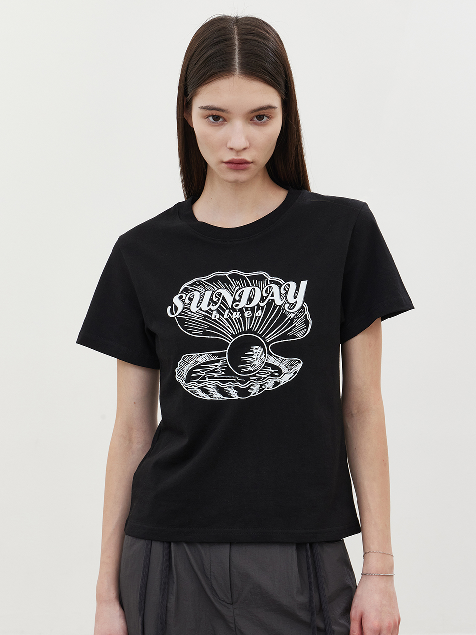 아이토브서울 Pearl oystor T-shirt BK