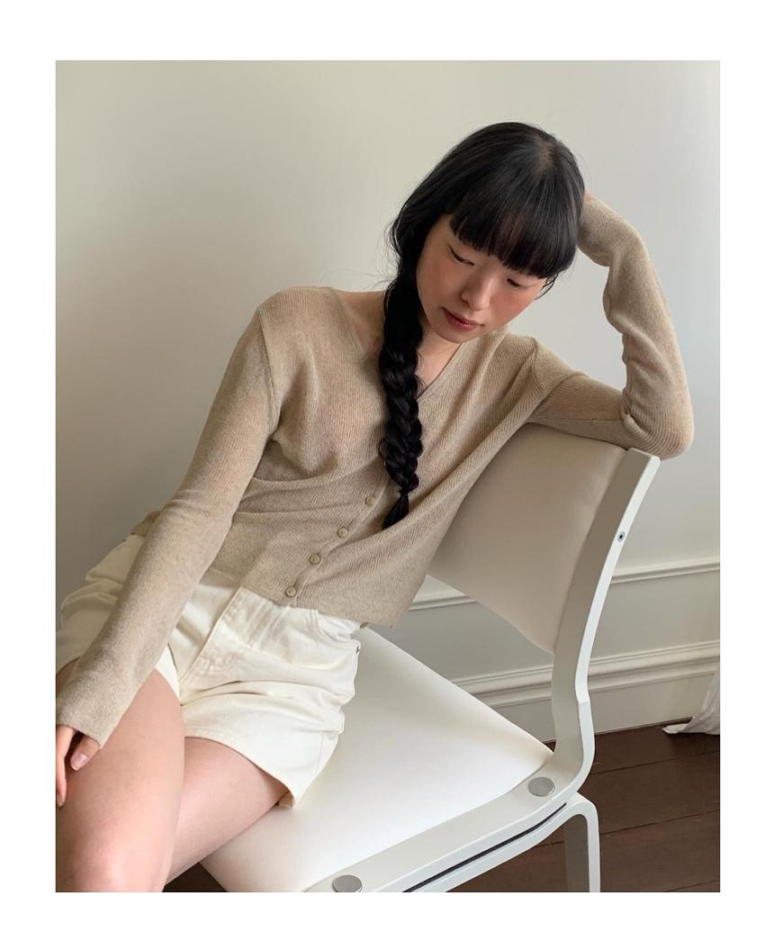 비엔느 Jinsim 진심 파쎄오 린넨 브이넥 가디건 (5c)