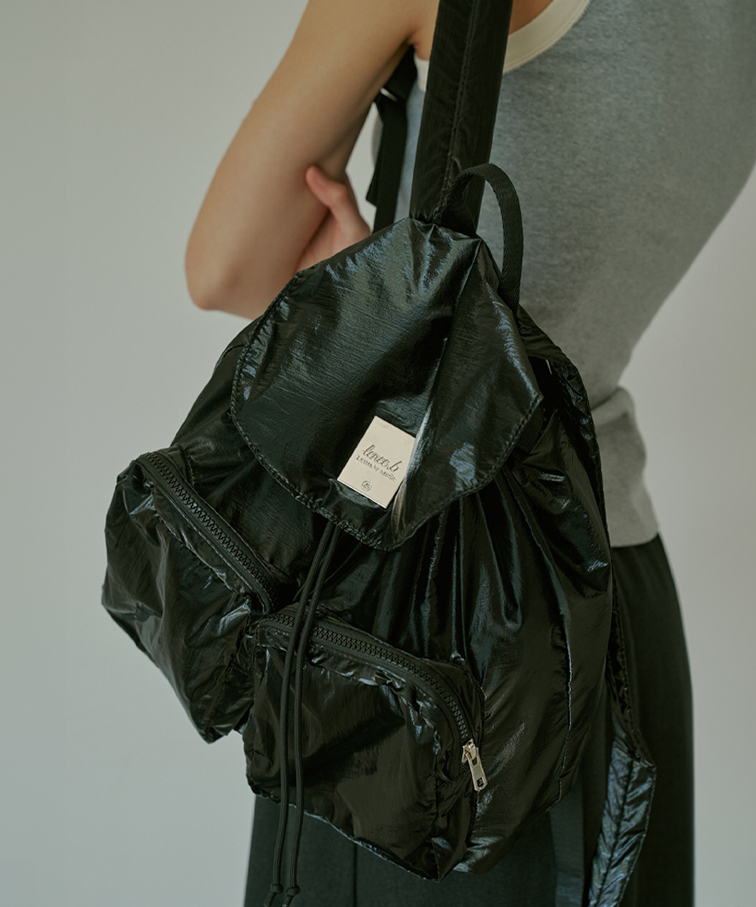 레니비 투 포켓 백팩 타이벡 블랙 Two-pocket backpack Tyvek black