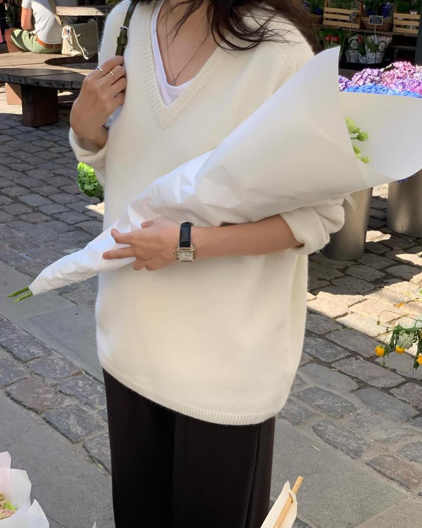 아파트먼트프라토 [JINSIM] 진심 캐시 에어리 니트 라쿤 폭스 긴팔 브이넥 nt (5color)