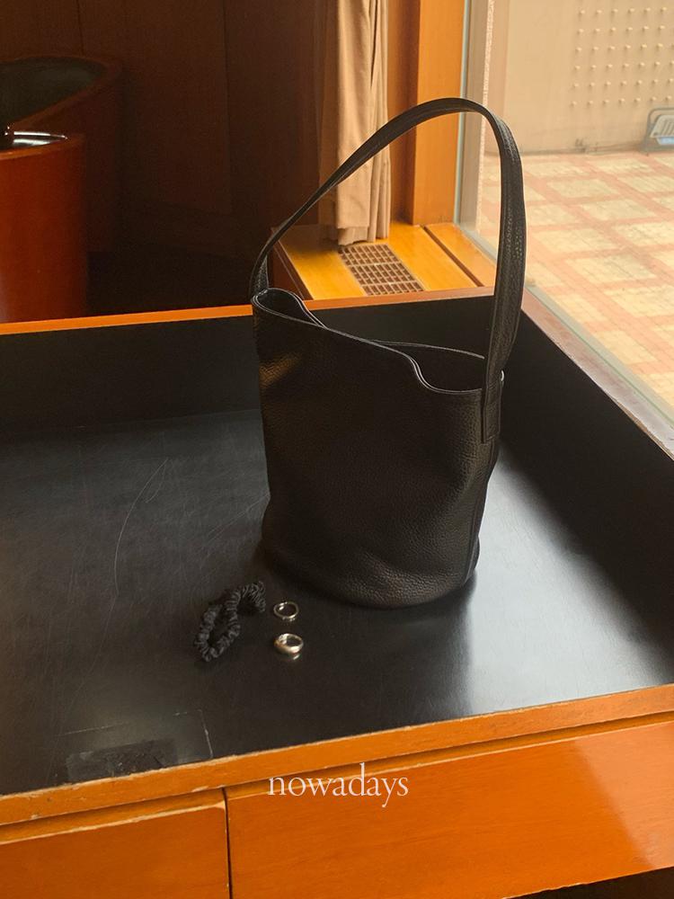 나우어데이즈 fllanel 플라넬 보울 레더백 이태리 가죽 원통 토트백 숄더백 (2col)