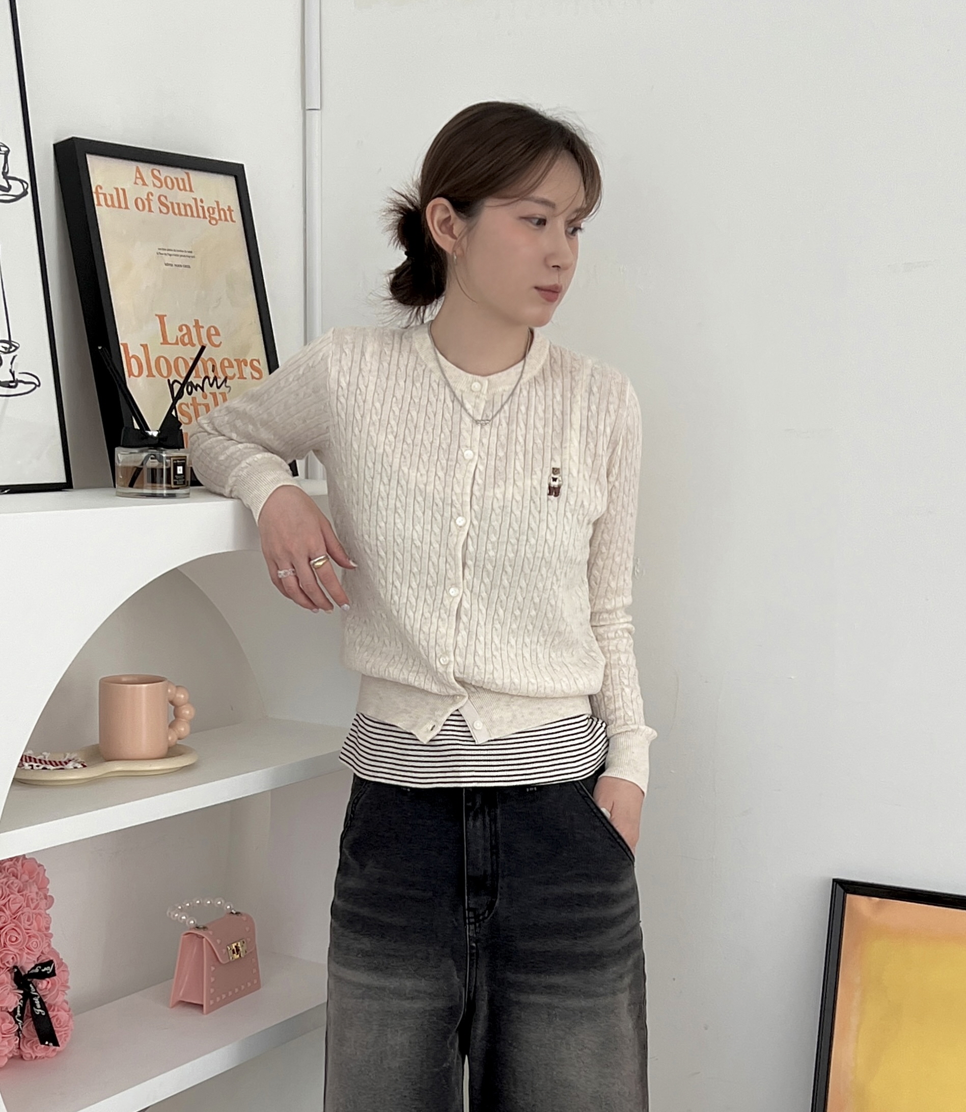 후아유 [24FW Ver/인플루언서 PICK] 스티브 하이게이지 울 케이블 가디건 (F) / WHCKE3801F