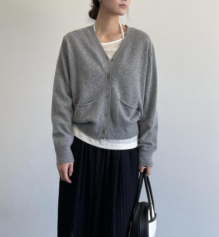 아파트먼트프라토 [AMYGRACE] 에이미그레이스 프랑 캐시 브이 가디건 브이넥 울 니트 (4color)