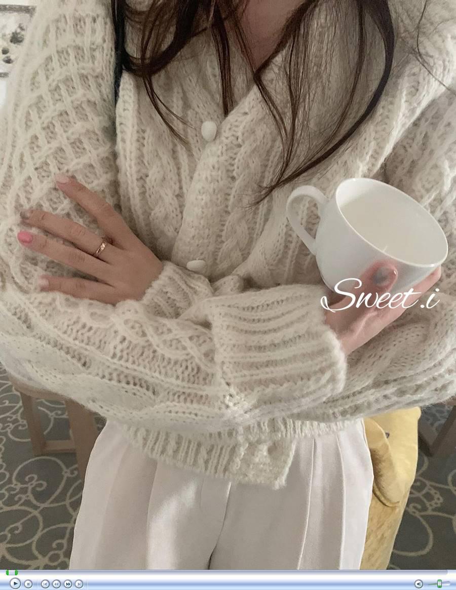 스윗아이 [당일-소라 그레이] Pyt 프리티영띵 콩꽈배기 가디건 3col 겨울 이너 니트 스윗아이 프영띵