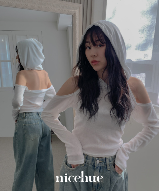 니스휴 오프숄더 후드 니트 3color 세미크롭 상의 홀터넥 투임 슬림 어깨트임 여리 빈티지 회색 블랙 허리잘록 차콜 섹시 니트티 아이보리 검정 흰색