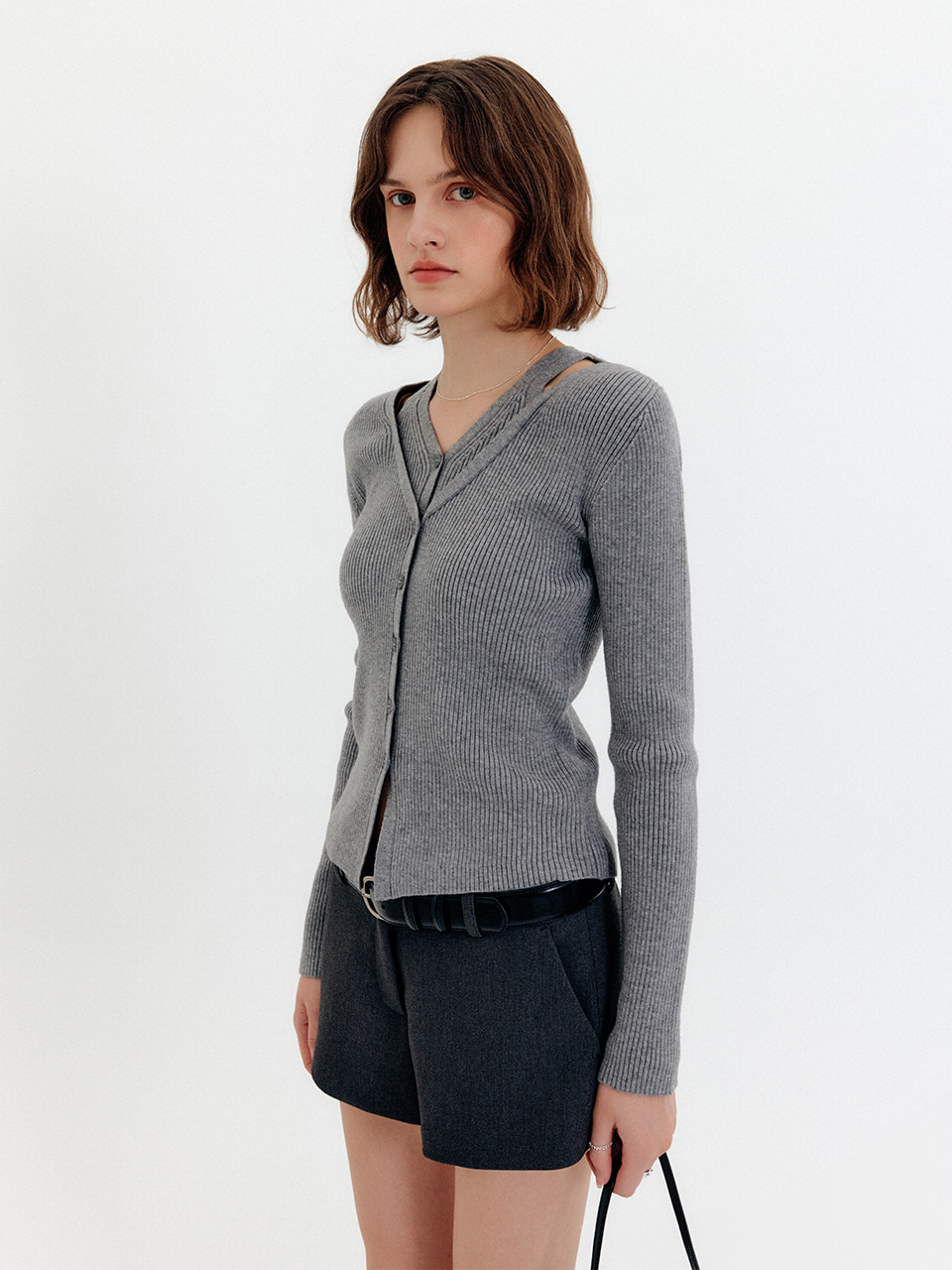 룩캐스트 카린 컷아웃 가디건_그레이 / CARIN CUT-OUT CARDIGAN_GREY