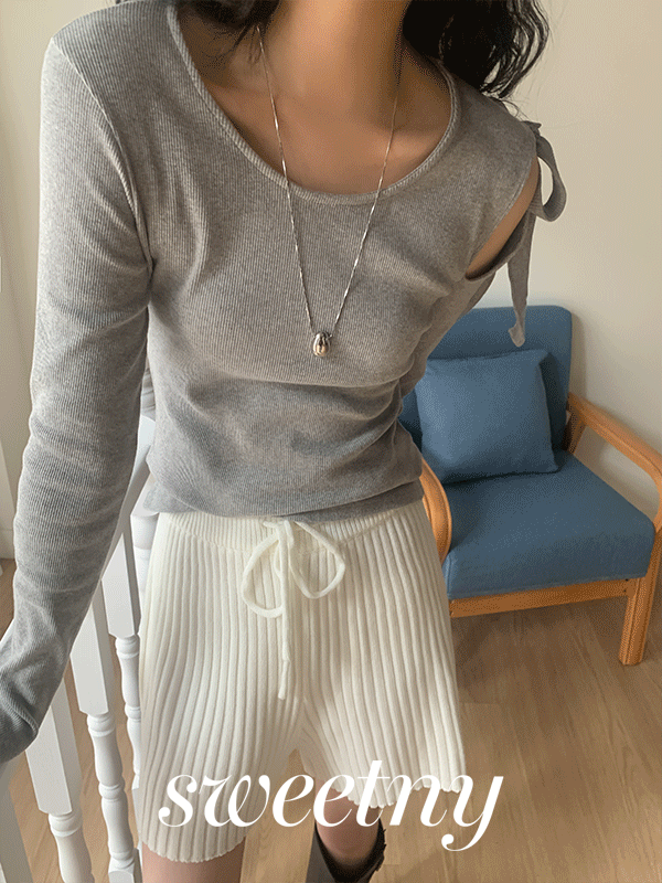 나이니 뉴컬러추가당일데이트룩🌸누적3천장made카피주의 러빙유 리본 슬릿 어깨 트임 포인트 골지 티셔츠 오프숄더긴팔레이어드꾸안꾸봄겨울간절기기본트임