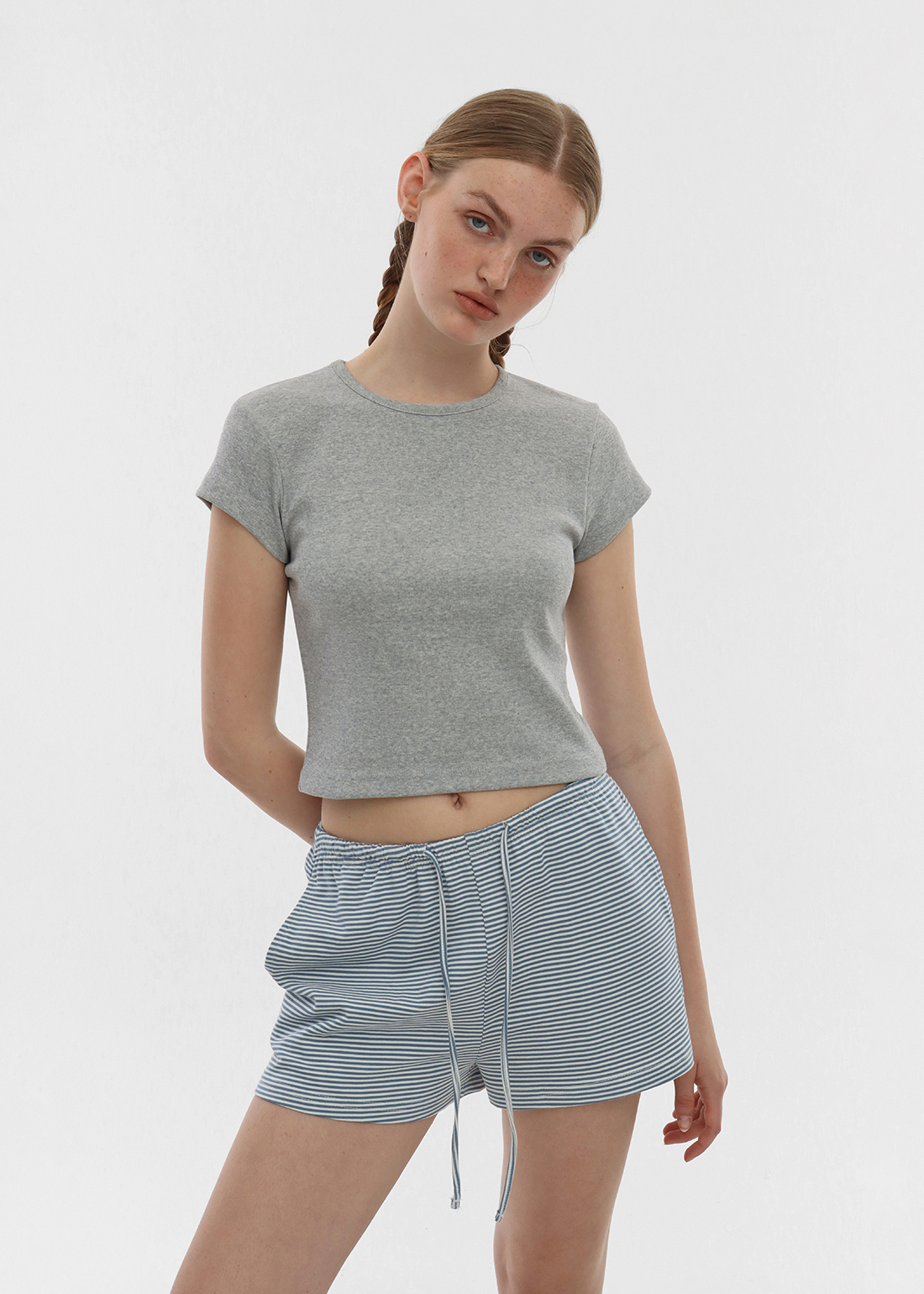 블랙업 [1천장판매] [B-BASIC] 쿨 스탠다드 라운드 크롭 반팔티 (2SIZE)