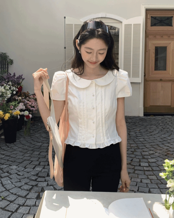 루어스룸 로벤 라운드넥 소매 퍼프 반팔 레이스 밑단 프릴 블라우스 뷔스티에반팔블라우스셔츠하객룩