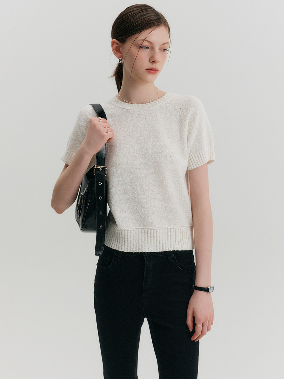 룩캐스트 나라 백 포인트 니트 탑 / NARA BACK POINT KNIT TOP_2colors
