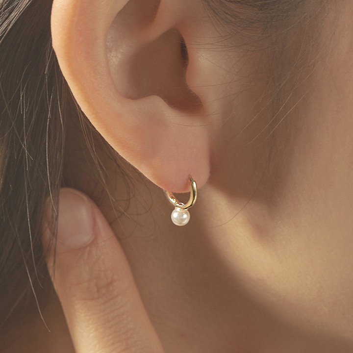 윙블링 [2color/4size] 14k post 델리아 스왈 진주 원터치 링귀걸이